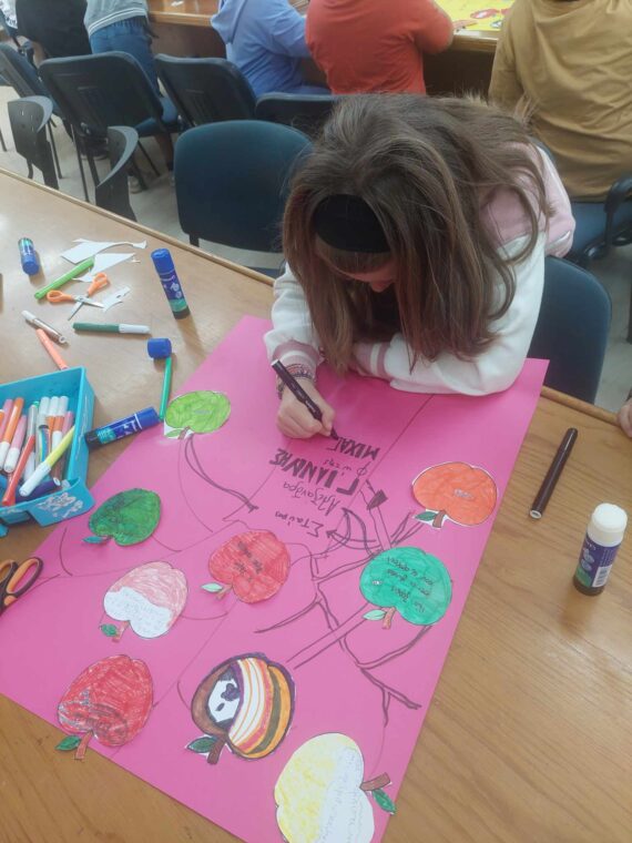 ΕΠΙΣΚΕΨΗ ΜΑΘΗΤΩΝ Γ’ τάξης 1ου ΔΗΜΟΤΙΚΟΥ ΣΧΟΛΕΙΟΥ ΚΟΡΩΠΙΟΥ – “Η παλέτα ...